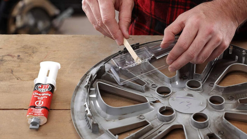 Does E6000 Work on Plastic: A Comprehensive Guide